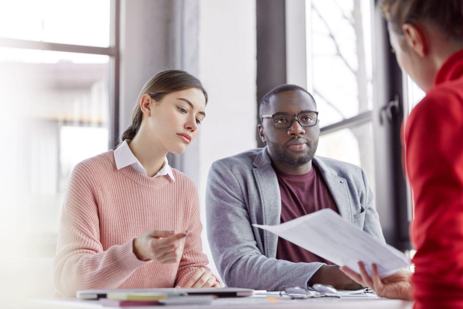 Cómo crear relaciones sólidas con los clientes en el servicio de ...